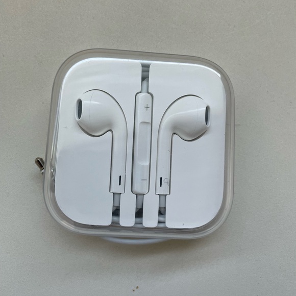 Apple | Headphones | Apple White Earpods With Remote And Mic | Poshmark